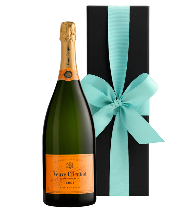 Veuve Clicquot Magnum - Yellow Label Brut Champagne in Black Presentat ...